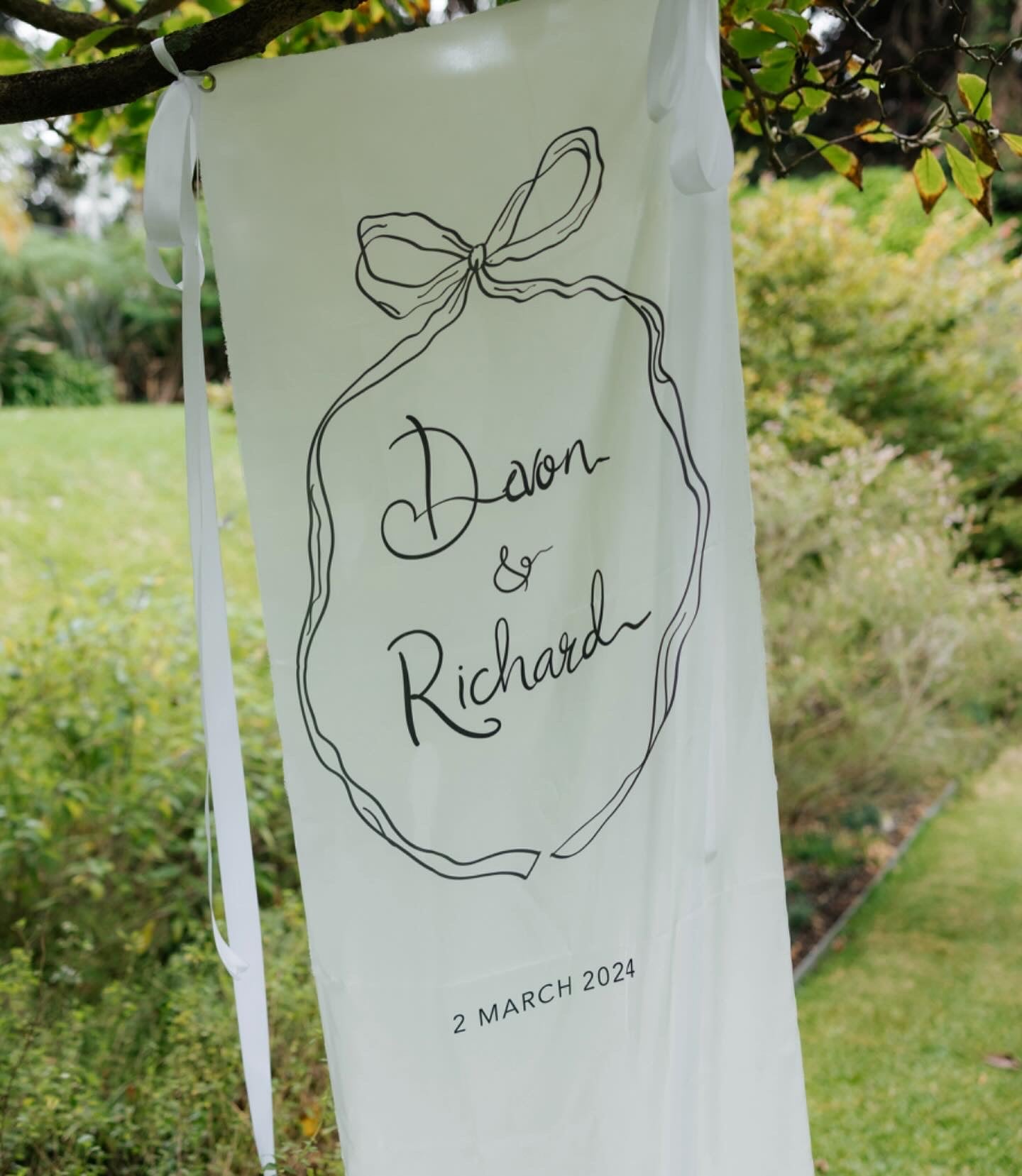 Welcome Sign – Lines on Linen