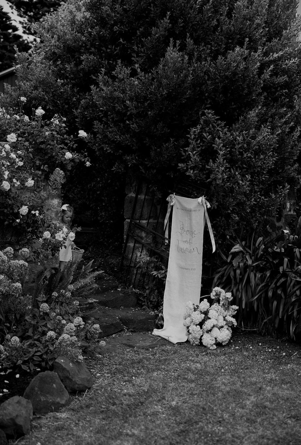 Welcome Sign – Lines on Linen