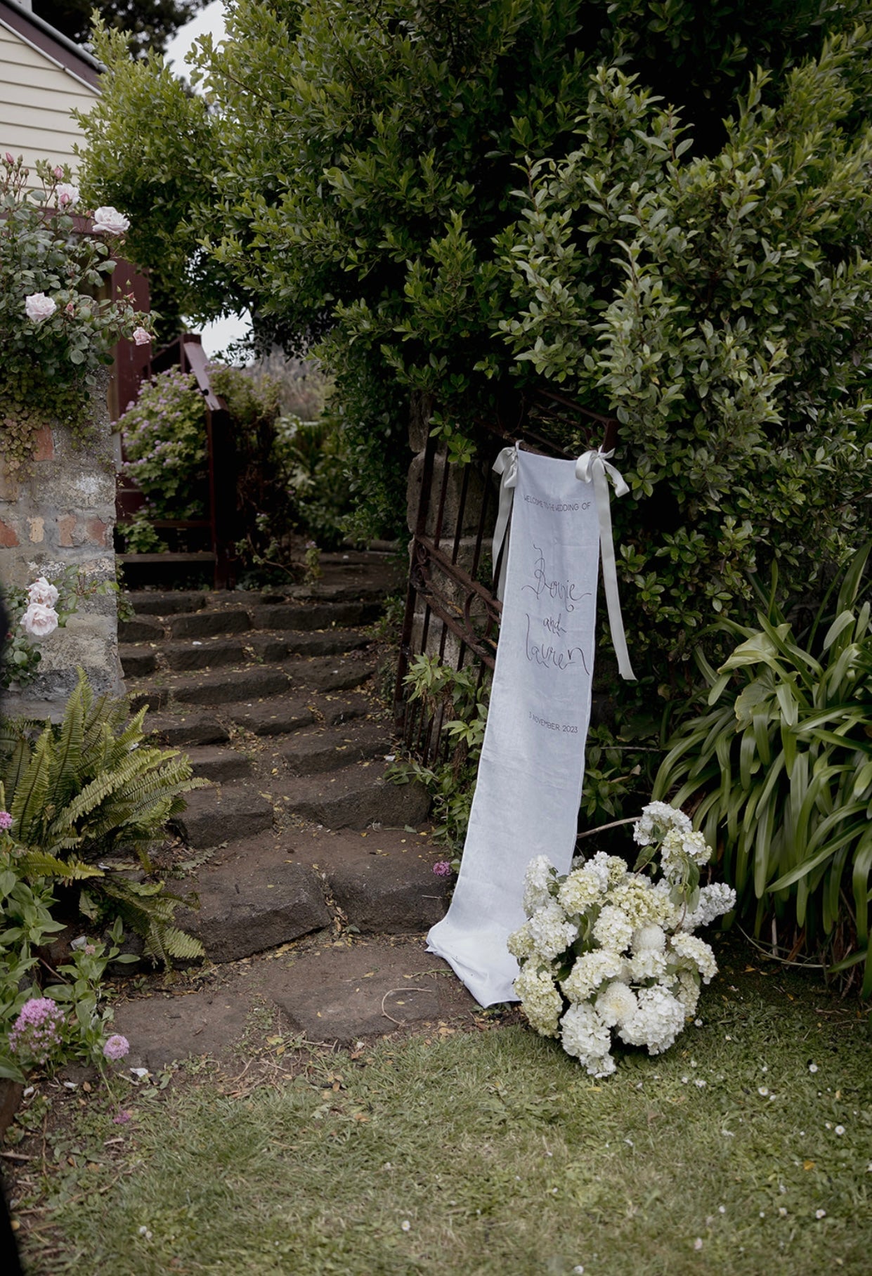 Welcome Sign – Lines on Linen